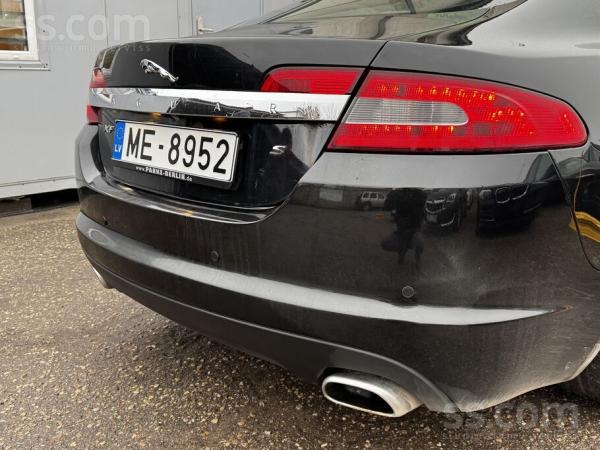 Melns Jaguar XF 2010 Daugavpils, ar dzinēja tilpumu 3.00 L un nobraukumu 0 tūkst. km par 6200 €, foto 7 vietnē AUTOMOTO.COM.LV