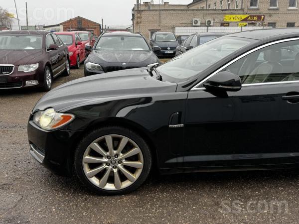 Melns Jaguar XF 2010 Daugavpils, ar dzinēja tilpumu 3.00 L un nobraukumu 0 tūkst. km par 6200 €, foto 9 vietnē AUTOMOTO.COM.LV