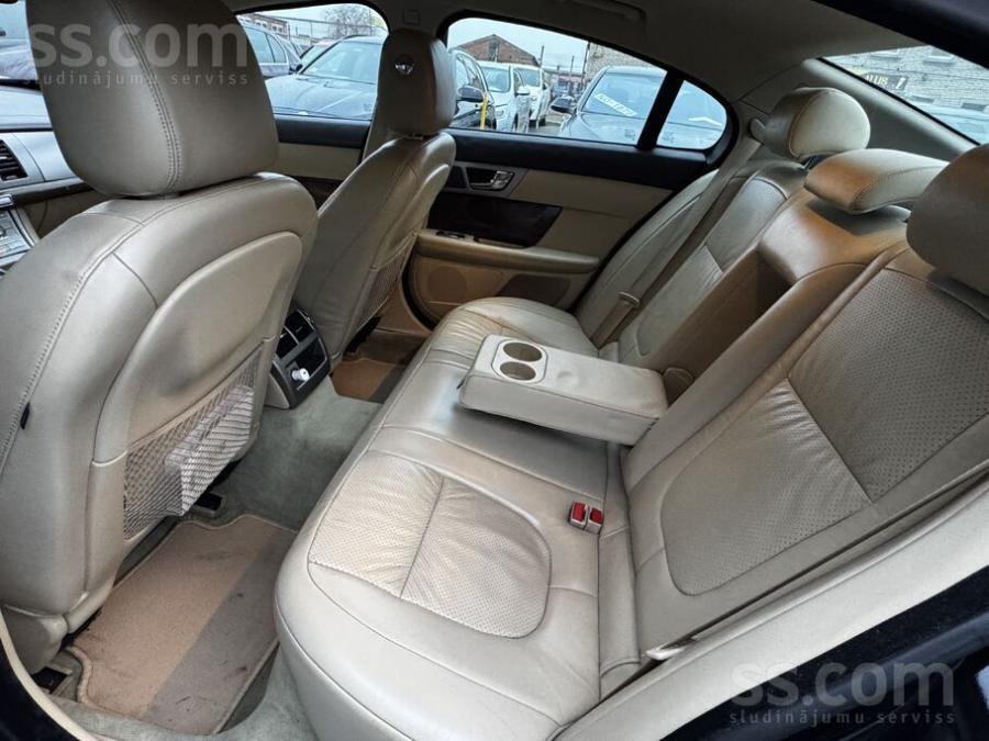 Melns Jaguar XF 2010 Daugavpils, ar dzinēja tilpumu 3.00 L un nobraukumu 0 tūkst. km par 6200 €, foto 25 vietnē AUTOMOTO.COM.LV