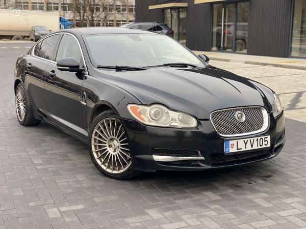 Black Jaguar XF 2010 in Siauliai, with an engine capacity of 3.00 L and mileage of 330 thousand km for 5300 €, photo 3 on AUTOMOTO.COM.LV