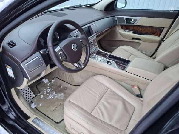 Melns Jaguar XF 2010 Ukmergė, ar dzinēja tilpumu 3.00 L un nobraukumu 310 tūkst. km par 4000 €, foto 11 vietnē AUTOMOTO.COM.LV