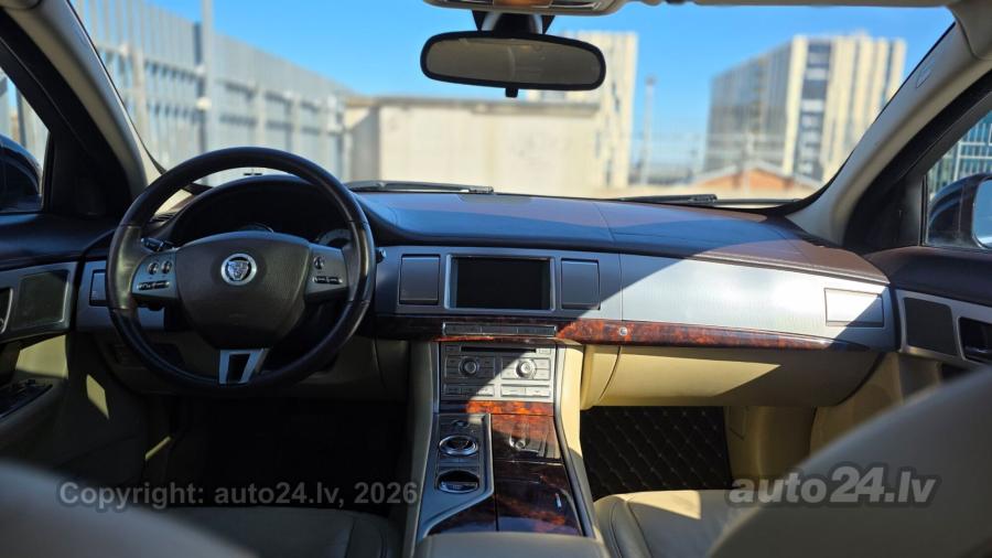 Melns Jaguar XF 2010 Tallina, ar dzinēja tilpumu 3.00 L un nobraukumu 264 tūkst. km par 5250 €, foto 14 vietnē AUTOMOTO.COM.LV