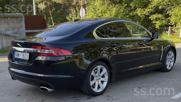 Black Jaguar XF 2010 in Jurmala, with an engine capacity of 3.00 L and mileage of 214 thousand km for 5490 €, photo 6 on AUTOMOTO.COM.LV