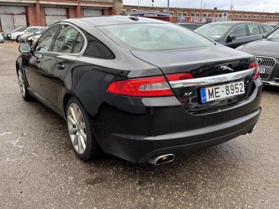 Melns Jaguar XF 2010 Rīga, ar dzinēja tilpumu 3.00 L un nobraukumu 230 tūkst. km par 7200 €, foto 5 vietnē AUTOMOTO.COM.LV