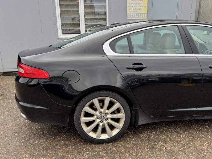 Melns Jaguar XF 2010 Rīga, ar dzinēja tilpumu 3.00 L un nobraukumu 230 tūkst. km par 7200 €, foto 10 vietnē AUTOMOTO.COM.LV