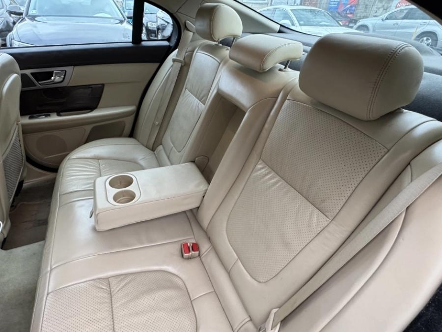 Melns Jaguar XF 2010 Rīga, ar dzinēja tilpumu 3.00 L un nobraukumu 230 tūkst. km par 7200 €, foto 28 vietnē AUTOMOTO.COM.LV