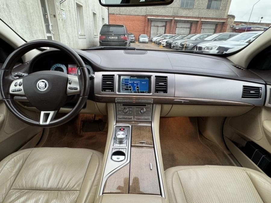 Melns Jaguar XF 2010 Rīga, ar dzinēja tilpumu 3.00 L un nobraukumu 230 tūkst. km par 7200 €, foto 31 vietnē AUTOMOTO.COM.LV