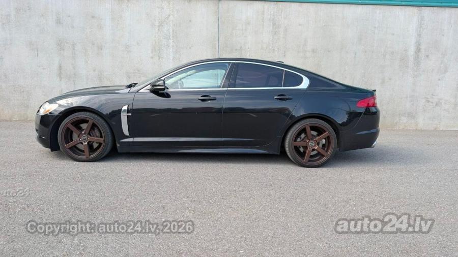 Black Jaguar XF 2010 in Tallinn, with an engine capacity of 3.00 L and mileage of 223 thousand km for 6400 €, photo 7 on AUTOMOTO.COM.LV