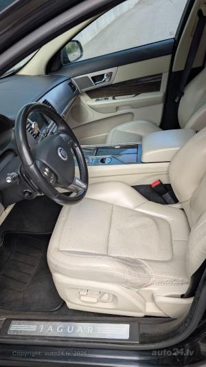 Black Jaguar XF 2010 in Tallinn, with an engine capacity of 3.00 L and mileage of 223 thousand km for 6400 €, photo 8 on AUTOMOTO.COM.LV