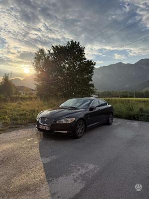 Black Jaguar XF 2010 in Vilnius, with an engine capacity of 2.99 L and mileage of 290 thousand km for 5000 €, photo 3 on AUTOMOTO.COM.LV