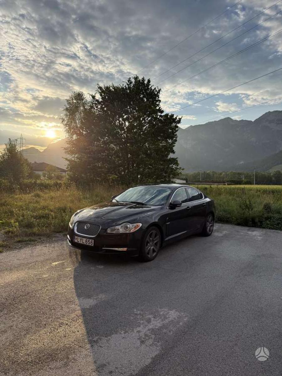 Black Jaguar XF 2010 in Vilnius, with an engine capacity of 2.99 L and mileage of 290 thousand km for 5000 €, photo 3 on AUTOMOTO.COM.LV