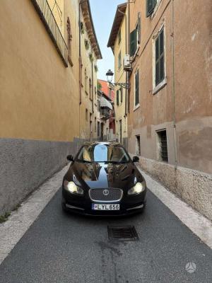 Black Jaguar XF 2010 in Vilnius, with an engine capacity of 2.99 L and mileage of 290 thousand km for 5000 €, photo 8 on AUTOMOTO.COM.LV