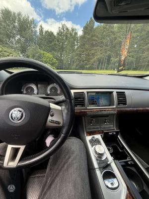 Black Jaguar XF 2010 in Vilnius, with an engine capacity of 2.99 L and mileage of 290 thousand km for 5000 €, photo 15 on AUTOMOTO.COM.LV