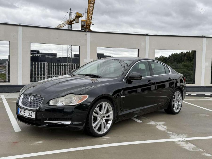Black Jaguar XF 2010 in Vilnius, with an engine capacity of 2.99 L and mileage of 270 thousand km for 3650 €, photo 1 on AUTOMOTO.COM.LV