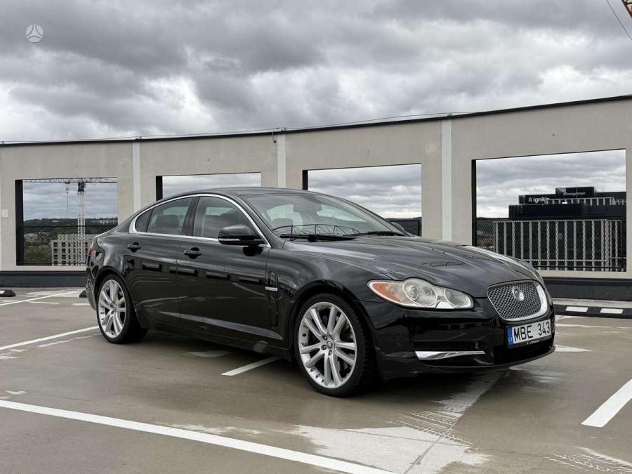 Black Jaguar XF 2010 in Vilnius, with an engine capacity of 2.99 L and mileage of 270 thousand km for 3650 €, photo 4 on AUTOMOTO.COM.LV
