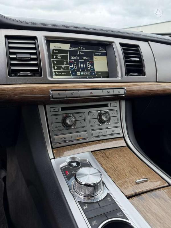 Melns Jaguar XF 2010 Viļņa, ar dzinēja tilpumu 2.99 L un nobraukumu 270 tūkst. km par 3650 €, foto 6 vietnē AUTOMOTO.COM.LV