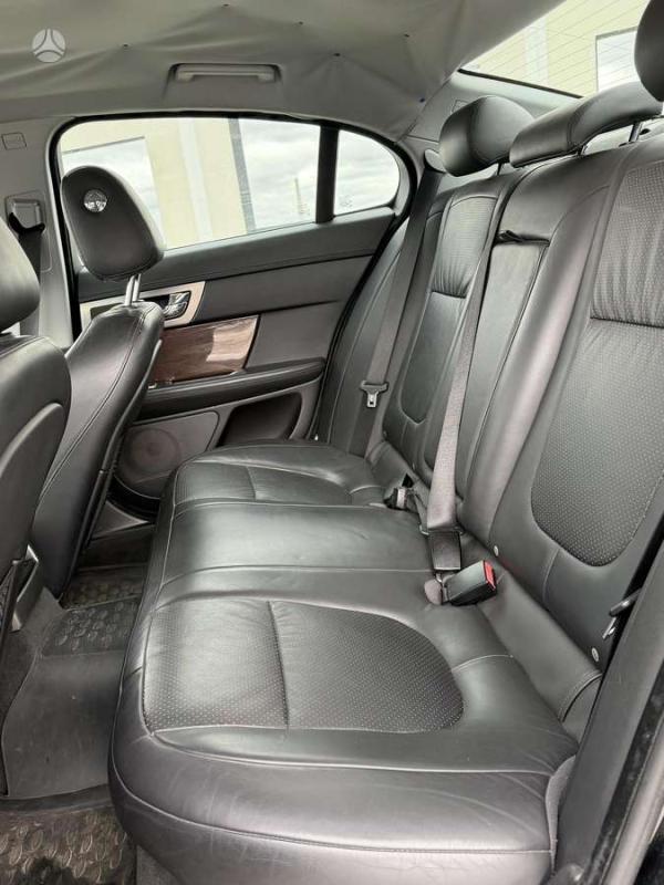 Melns Jaguar XF 2010 Viļņa, ar dzinēja tilpumu 2.99 L un nobraukumu 270 tūkst. km par 3650 €, foto 8 vietnē AUTOMOTO.COM.LV