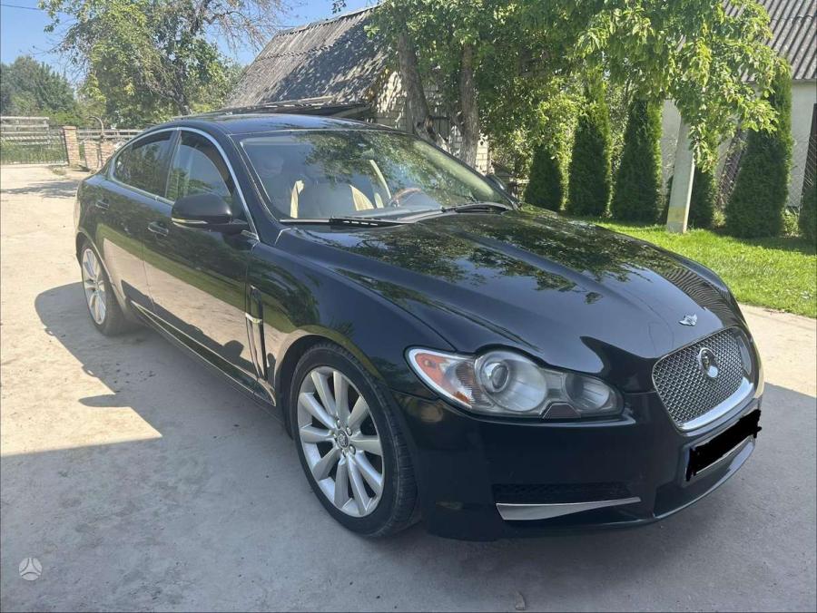 Melns Jaguar XF 2010 Naujoji Akmenė, ar dzinēja tilpumu 2.99 L un nobraukumu 283 tūkst. km par 4700 €, foto 4 vietnē AUTOMOTO.COM.LV