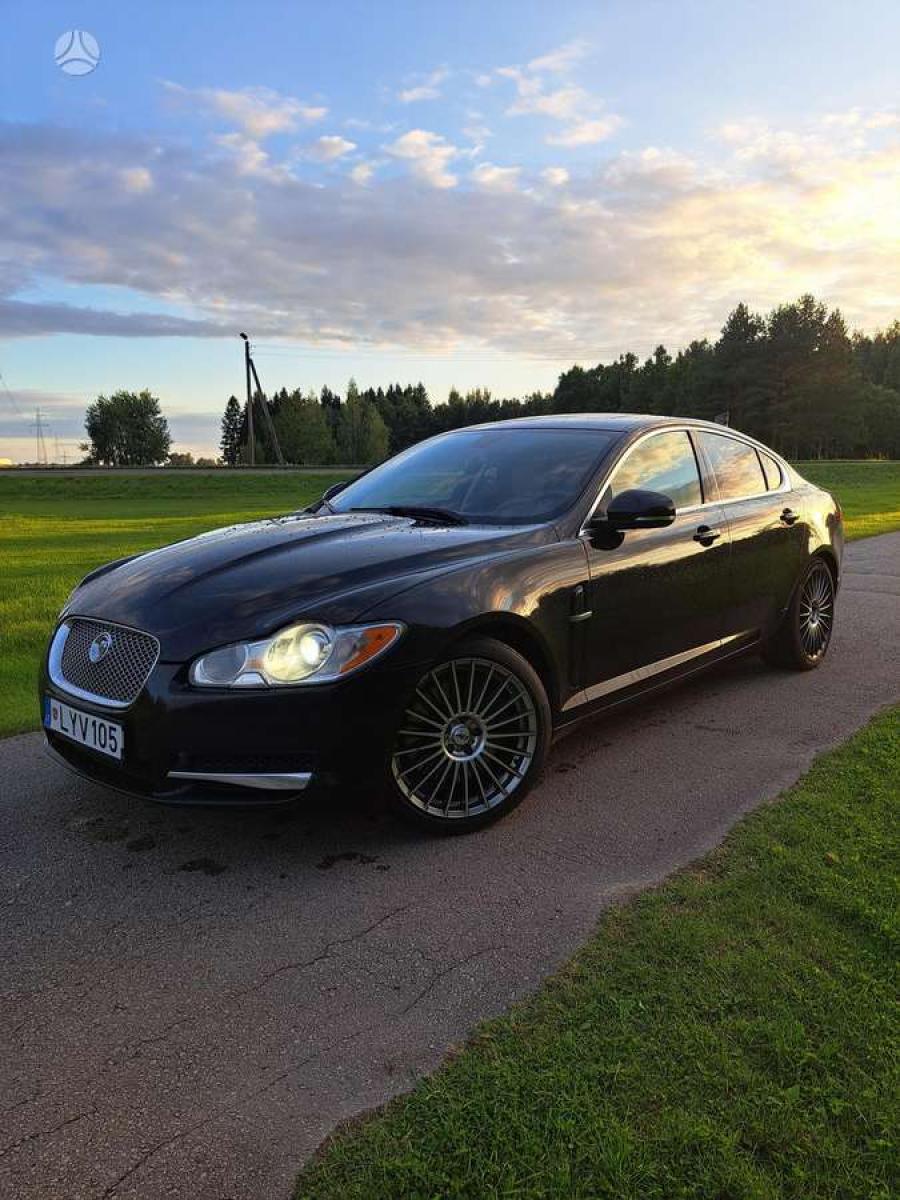 Black Jaguar XF 2010 in Pasvalys, with an engine capacity of 2.99 L and mileage of 360 thousand km for 2999 €, photo 1 on AUTOMOTO.COM.LV