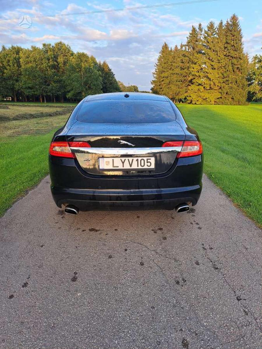 Black Jaguar XF 2010 in Pasvalys, with an engine capacity of 2.99 L and mileage of 360 thousand km for 2999 €, photo 6 on AUTOMOTO.COM.LV