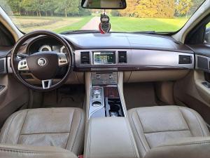 Black Jaguar XF 2010 in Pasvalys, with an engine capacity of 2.99 L and mileage of 360 thousand km for 2999 €, photo 7 on AUTOMOTO.COM.LV