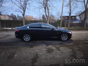 Black Jaguar XF 2011 in Ogre, with an engine capacity of 3.00 L and mileage of 360 thousand km for 6290 €, photo 4 on AUTOMOTO.COM.LV