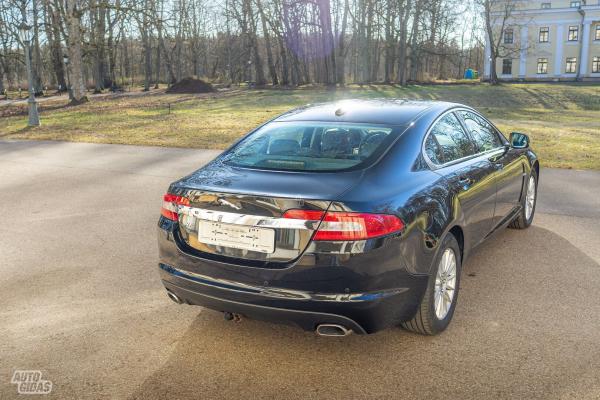 Black Jaguar XF 2011 in Vilnius, with an engine capacity of 3.00 L and mileage of 155 thousand km for 8500 €, photo 9 on AUTOMOTO.COM.LV
