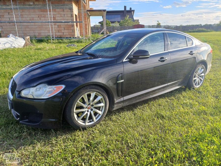 Melns Jaguar XF 2011 Kaišiadorys, ar dzinēja tilpumu 3.00 L un nobraukumu 365 tūkst. km par 4500 €, foto 3 vietnē AUTOMOTO.COM.LV