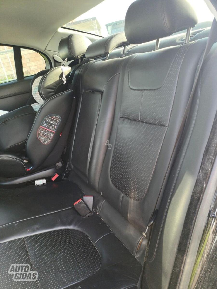 Melns Jaguar XF 2011 Kaišiadorys, ar dzinēja tilpumu 3.00 L un nobraukumu 365 tūkst. km par 4500 €, foto 22 vietnē AUTOMOTO.COM.LV