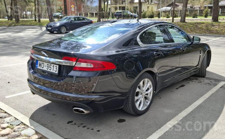 Black Jaguar XF 2011 in Daugavpils, with an engine capacity of 3.00 L and mileage of 197 thousand km for 6100 €, photo 5 on AUTOMOTO.COM.LV