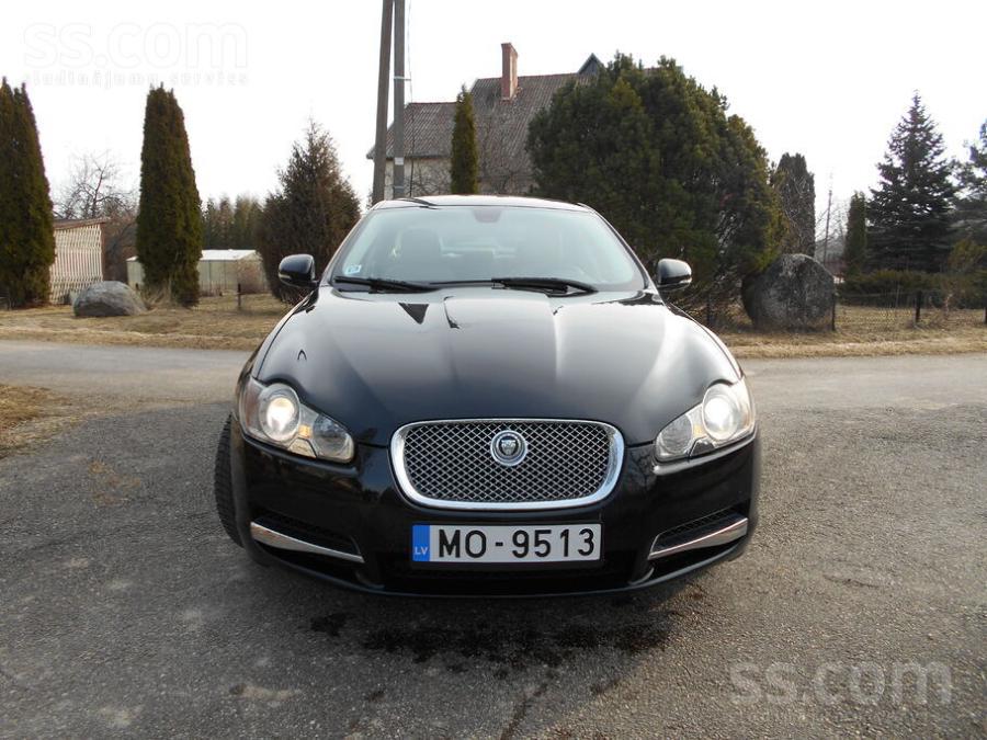 Black Jaguar XF 2011 in Daugavpils, with an engine capacity of 3.00 L and mileage of 183 thousand km for 7700 €, photo 4 on AUTOMOTO.COM.LV