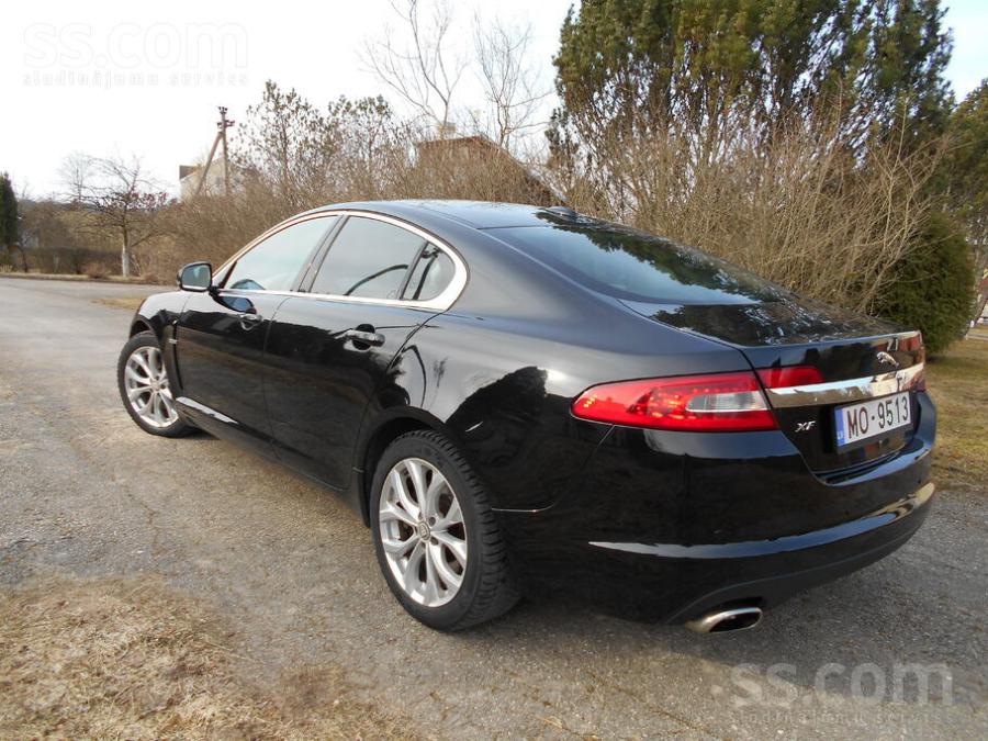 Black Jaguar XF 2011 in Daugavpils, with an engine capacity of 3.00 L and mileage of 183 thousand km for 7700 €, photo 5 on AUTOMOTO.COM.LV