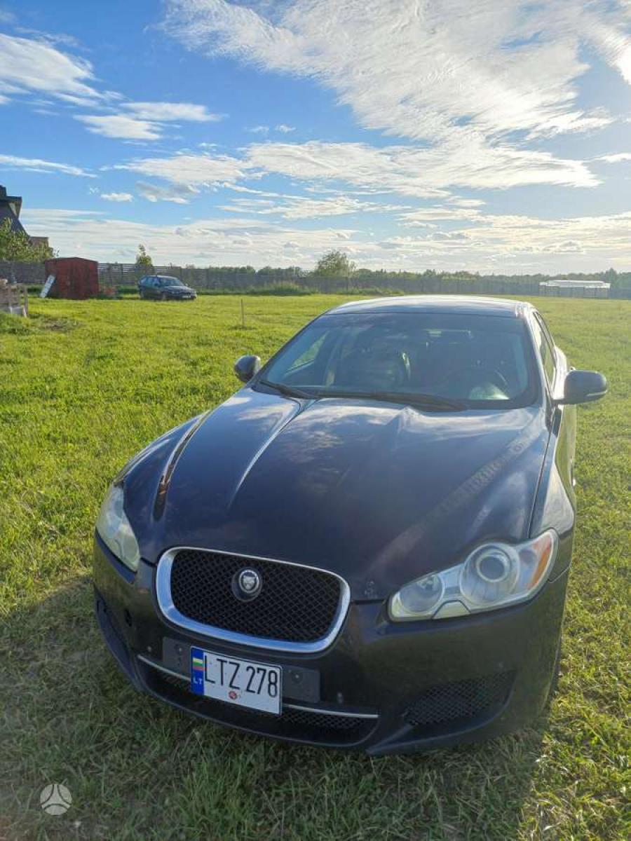Black Jaguar XF 2011 in Kaisiadorys, with an engine capacity of 2.99 L and mileage of 360 thousand km for 3700 €, photo 3 on AUTOMOTO.COM.LV