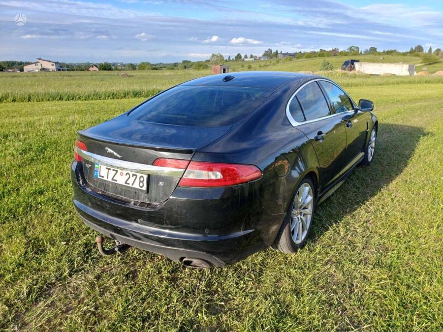 Black Jaguar XF 2011 in Kaisiadorys, with an engine capacity of 2.99 L and mileage of 360 thousand km for 3700 €, photo 8 on AUTOMOTO.COM.LV