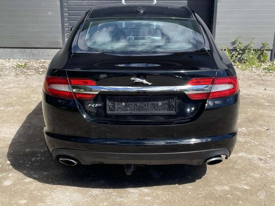 Melns Jaguar XF 2011 Kauņa, ar dzinēja tilpumu 2.99 L un nobraukumu 274 tūkst. km par 3100 €, foto 7 vietnē AUTOMOTO.COM.LV