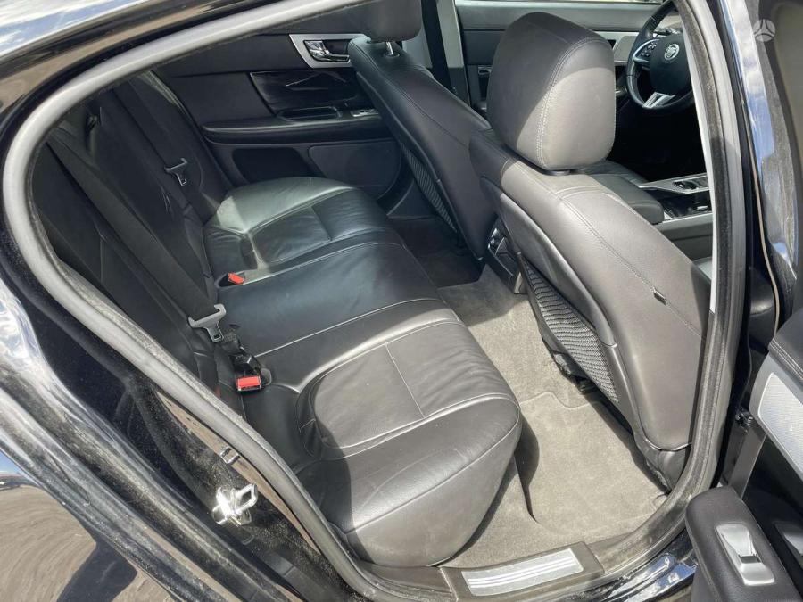 Melns Jaguar XF 2011 Kauņa, ar dzinēja tilpumu 2.99 L un nobraukumu 274 tūkst. km par 3100 €, foto 11 vietnē AUTOMOTO.COM.LV