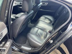 Melns Jaguar XF 2011 Kauņa, ar dzinēja tilpumu 2.99 L un nobraukumu 274 tūkst. km par 3100 €, foto 12 vietnē AUTOMOTO.COM.LV
