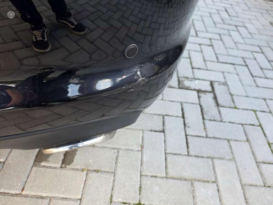 Black Jaguar XF 2011 in Vilnius, with an engine capacity of 2.99 L and mileage of 268 thousand km for 7990 €, photo 17 on AUTOMOTO.COM.LV