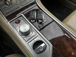 Black Jaguar XF 2011 in Vilnius, with an engine capacity of 2.99 L and mileage of 245 thousand km for 2650 €, photo 11 on AUTOMOTO.COM.LV