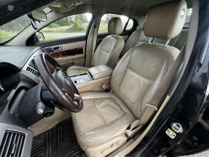 Black Jaguar XF 2011 in Vilnius, with an engine capacity of 2.99 L and mileage of 245 thousand km for 2650 €, photo 14 on AUTOMOTO.COM.LV