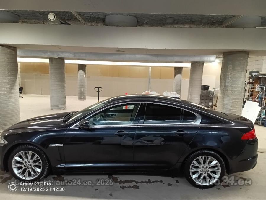 Black Jaguar XF 2012 in Tallinn, with an engine capacity of 3.00 L and mileage of 248 thousand km for 9000 €, photo 2 on AUTOMOTO.COM.LV