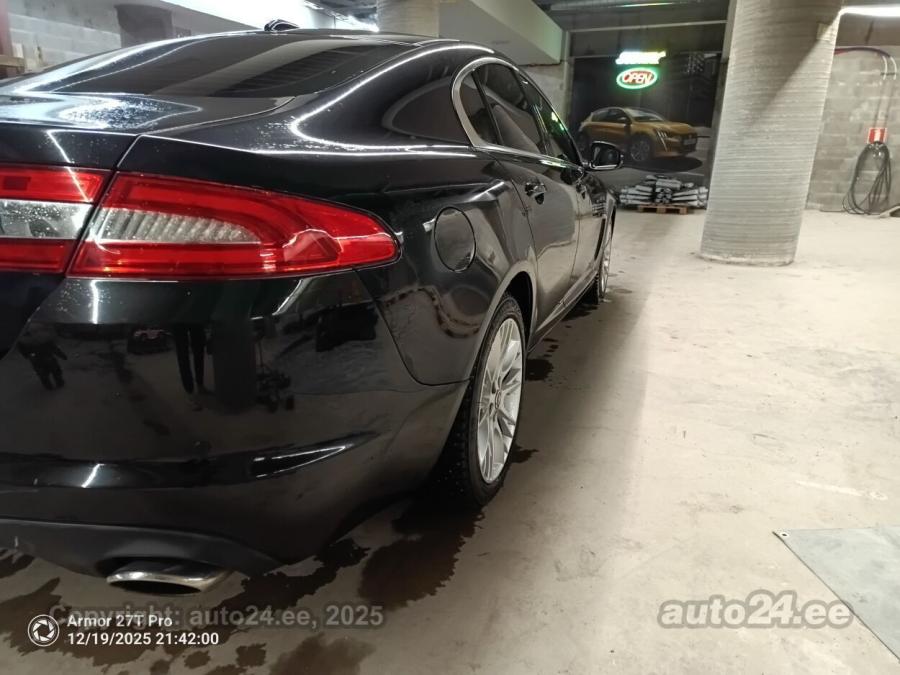 Black Jaguar XF 2012 in Tallinn, with an engine capacity of 3.00 L and mileage of 248 thousand km for 9000 €, photo 3 on AUTOMOTO.COM.LV