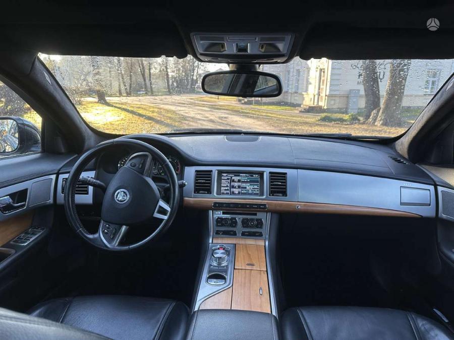 Melns Jaguar XF 2012 Utena, ar dzinēja tilpumu 2.18 L un nobraukumu 230 tūkst. km par 7150 €, foto 6 vietnē AUTOMOTO.COM.LV