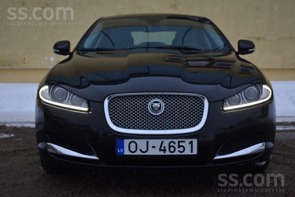 Black Jaguar XF 2012 in Talsi, with an engine capacity of 2.20 L and mileage of 214 thousand km for 7500 €, photo 3 on AUTOMOTO.COM.LV