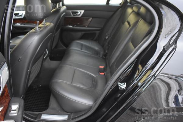 Black Jaguar XF 2012 in Talsi, with an engine capacity of 2.20 L and mileage of 214 thousand km for 7500 €, photo 6 on AUTOMOTO.COM.LV