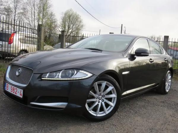 Black Jaguar XF 2012 in Riga, with an engine capacity of 2.20 L and mileage of 200 thousand km for 8490 €, photo 1 on AUTOMOTO.COM.LV