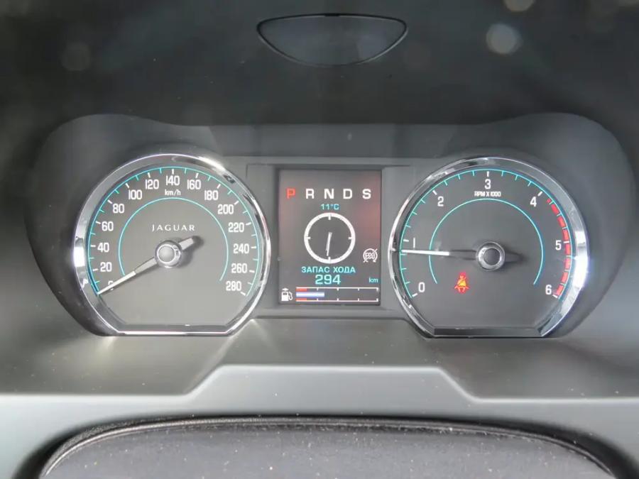 Black Jaguar XF 2012 in Riga, with an engine capacity of 2.20 L and mileage of 200 thousand km for 8490 €, photo 20 on AUTOMOTO.COM.LV