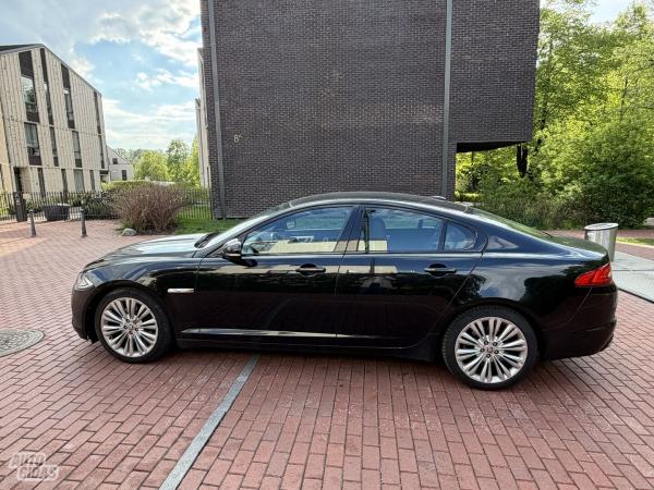 Black Jaguar XF 2012 in Vilnius, with an engine capacity of 3.00 L and mileage of 186 thousand km for 6700 €, photo 3 on AUTOMOTO.COM.LV