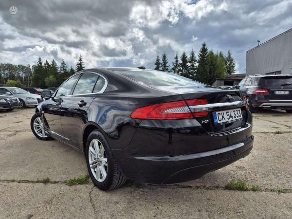 Black Jaguar XF 2012 in Utena, with an engine capacity of 2.18 L and mileage of 274 thousand km for 3990 €, photo 3 on AUTOMOTO.COM.LV