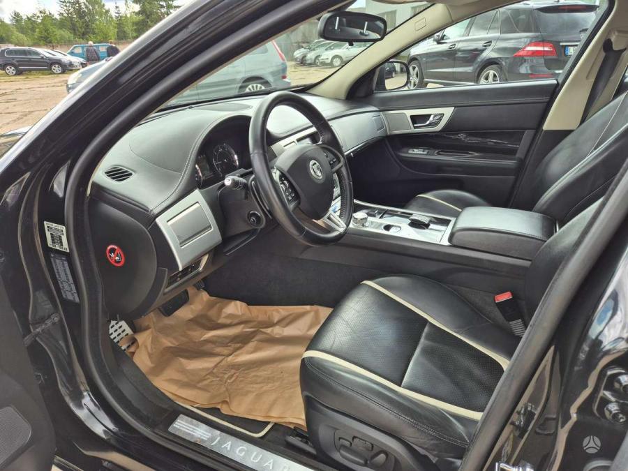 Melns Jaguar XF 2012 Utena, ar dzinēja tilpumu 2.18 L un nobraukumu 274 tūkst. km par 3990 €, foto 8 vietnē AUTOMOTO.COM.LV